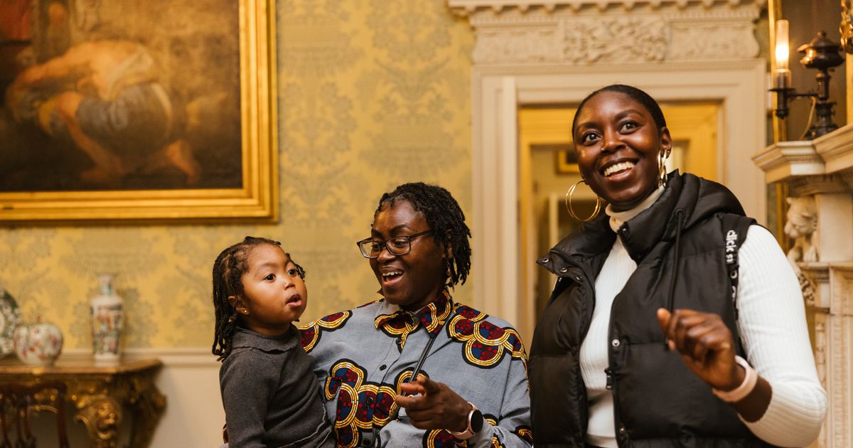 Leeds Museums & Galleries Family Photo Shoots | Leeds Museums and ...